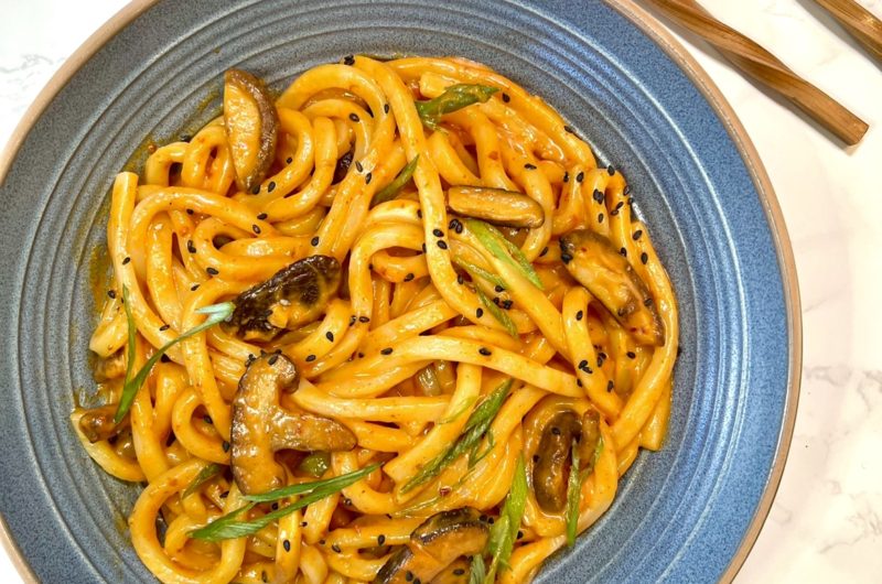 Creamy Gochujang Mushroom Udon | Iankewks